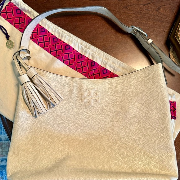 Tory Burch | Bags | Tory Burch Off White Leather Hobo Slouch Bag | Poshmark